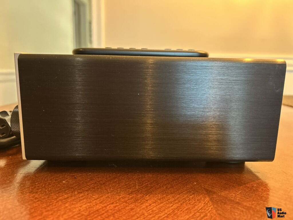 Benchmark LA4 Line Amplifier *Silver Photo #5572025 - US Audio Mart