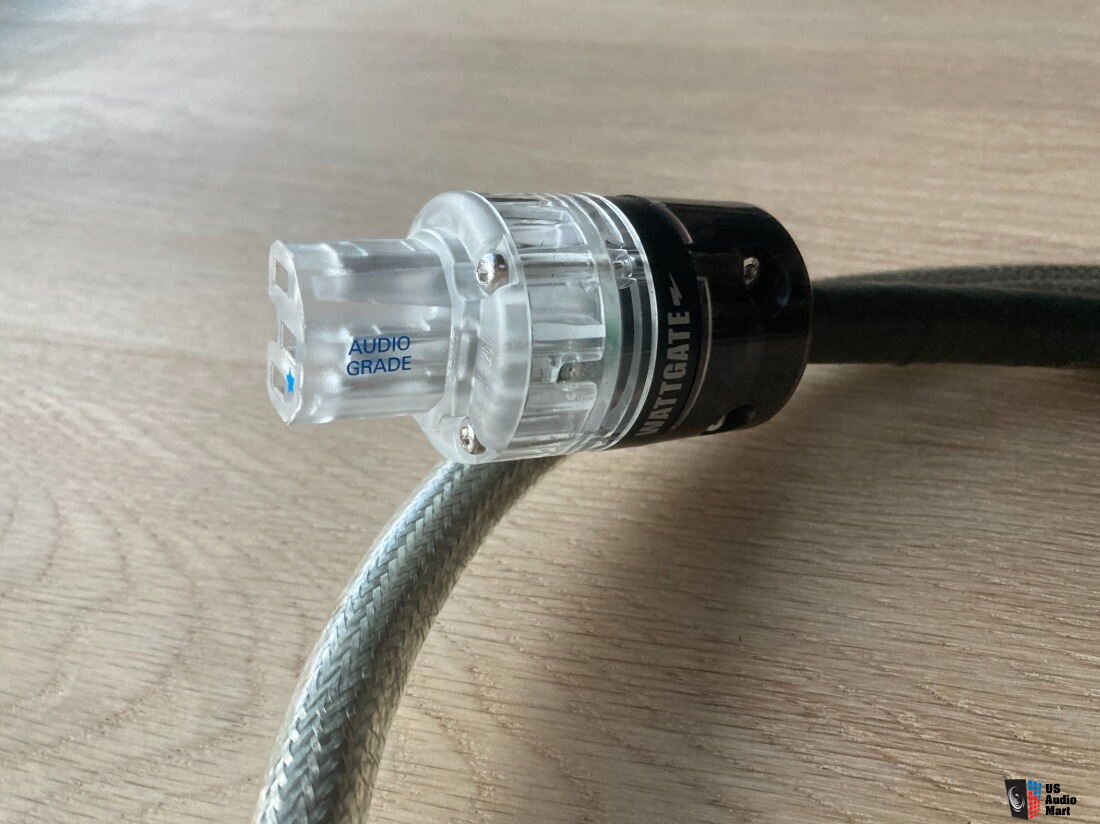 Analysis Plus Ultimate Oval 15 amp, 5ft power cord, excellent condition ...
