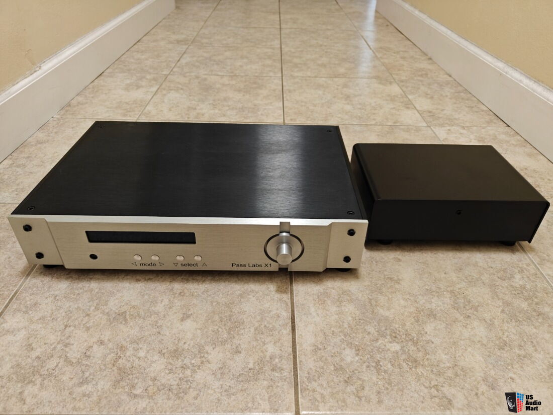 Pass Labs X1 Solid State Preamp With Separate Power Supply For Sale ...
