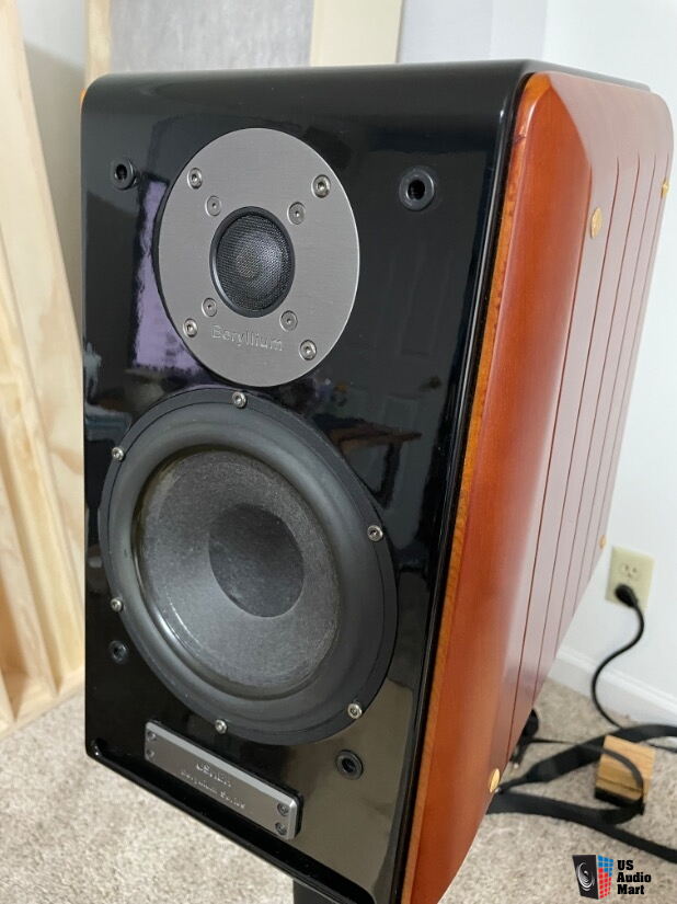 Usher be-718 Beryllium Series Bookshelf Speakers Photo #5604179 - US ...