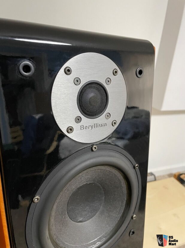 Usher be-718 Beryllium Series Bookshelf Speakers Photo #5604180 - US ...
