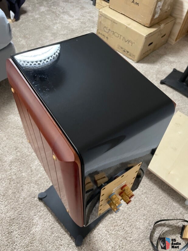 Usher be-718 Beryllium Series Bookshelf Speakers Photo #5604190 - US ...
