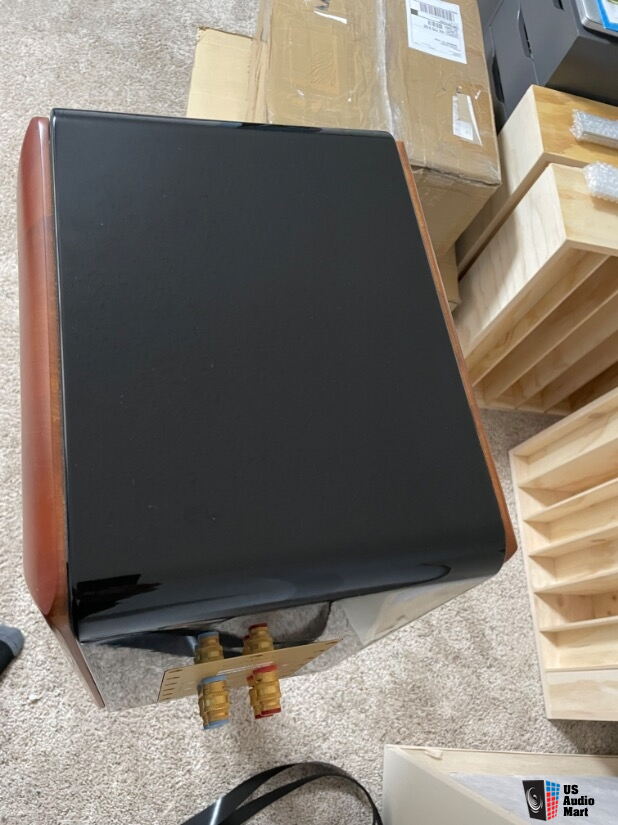 Usher be-718 Beryllium Series Bookshelf Speakers Photo #5604189 - US ...