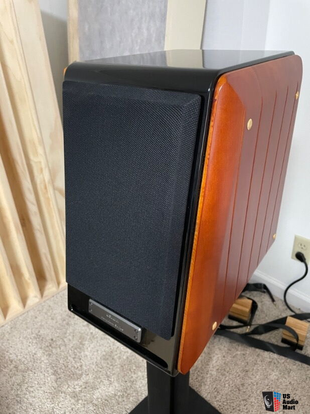 Usher be-718 Beryllium Series Bookshelf Speakers Photo #5604190 - US ...