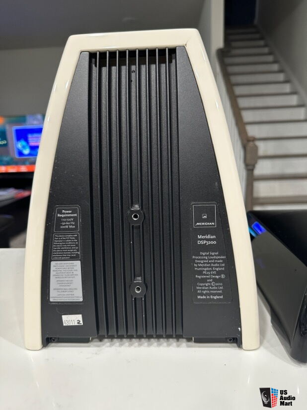 Meridian DS3200 + AC200 and S3200 stands Photo #5605283 - US Audio Mart