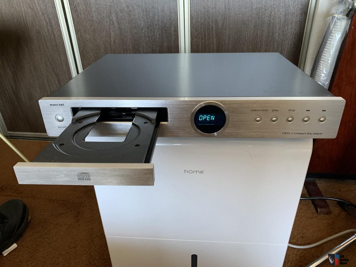 Music Hall 25.5 CD player with remote control Photo #5618682 - US Audio ...