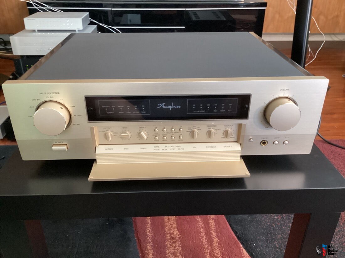 Accuphase C2400 Precision stereo solid state preamp. 120v US voltage ...