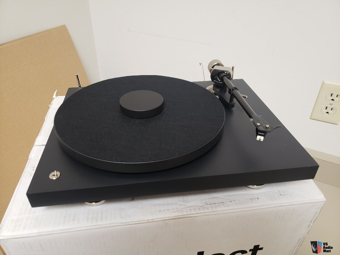 Pro-Ject Debut PRO Turntable Sumiko Rainier Cartridge (Satin Black) For ...