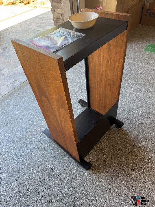 SAE Walnut Audio Rack Photo #5642942 - US Audio Mart