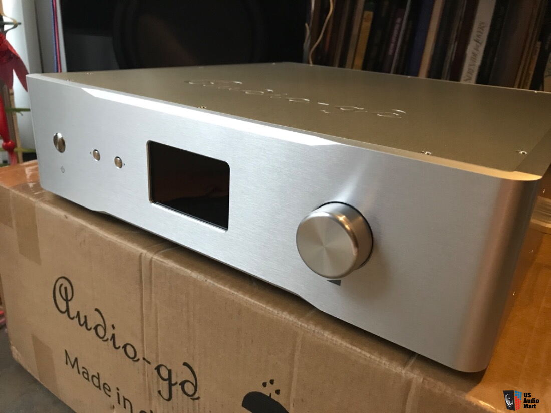 Audio-GD HE-1 MK3 Silver Preamp & Shunyata Research Zitron Cobra Power ...