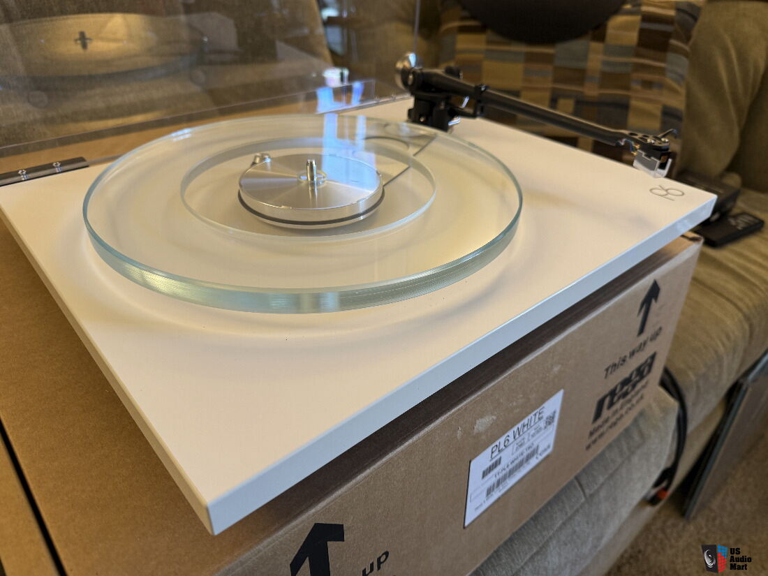 Rega Planar 6 Demo In White With Warranty (without cartridge or add ...