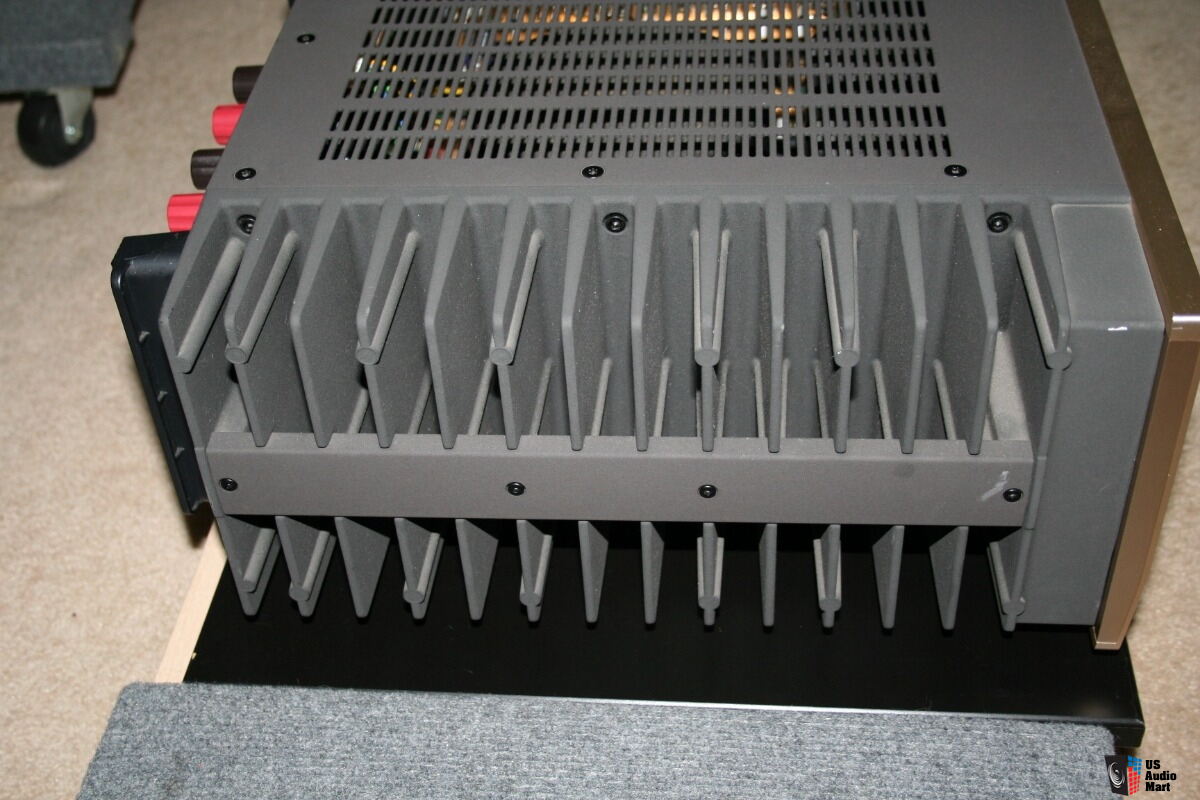 Accuphase A45 Class A Power Amplifier Photo #5674052 - US Audio Mart