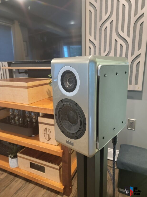 TAD ME-1 S and stands Photo #5677810 - US Audio Mart
