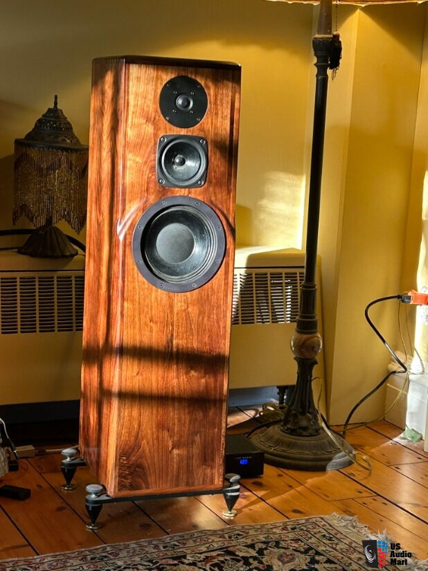 Daedalus Audio Athena V2 speakers with Outriggers Photo #5693176 - US ...