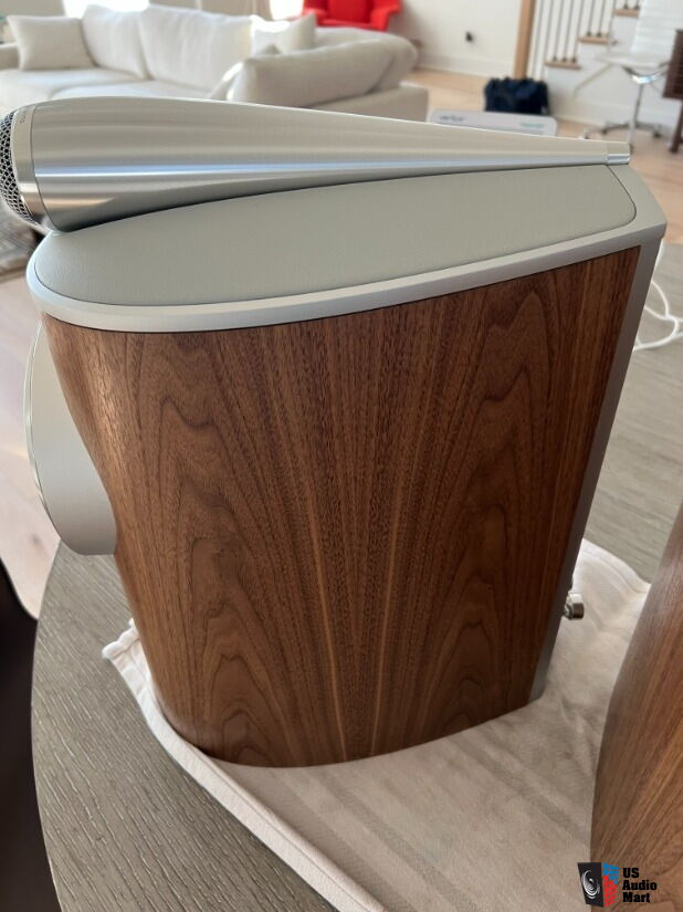 B&W 805D4 speakers in satin walnut (no stands) - mint customer trade-in ...