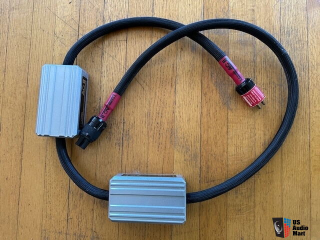 MIT Oracle AC-II 15A, 2M power cable For Sale - Canuck Audio Mart