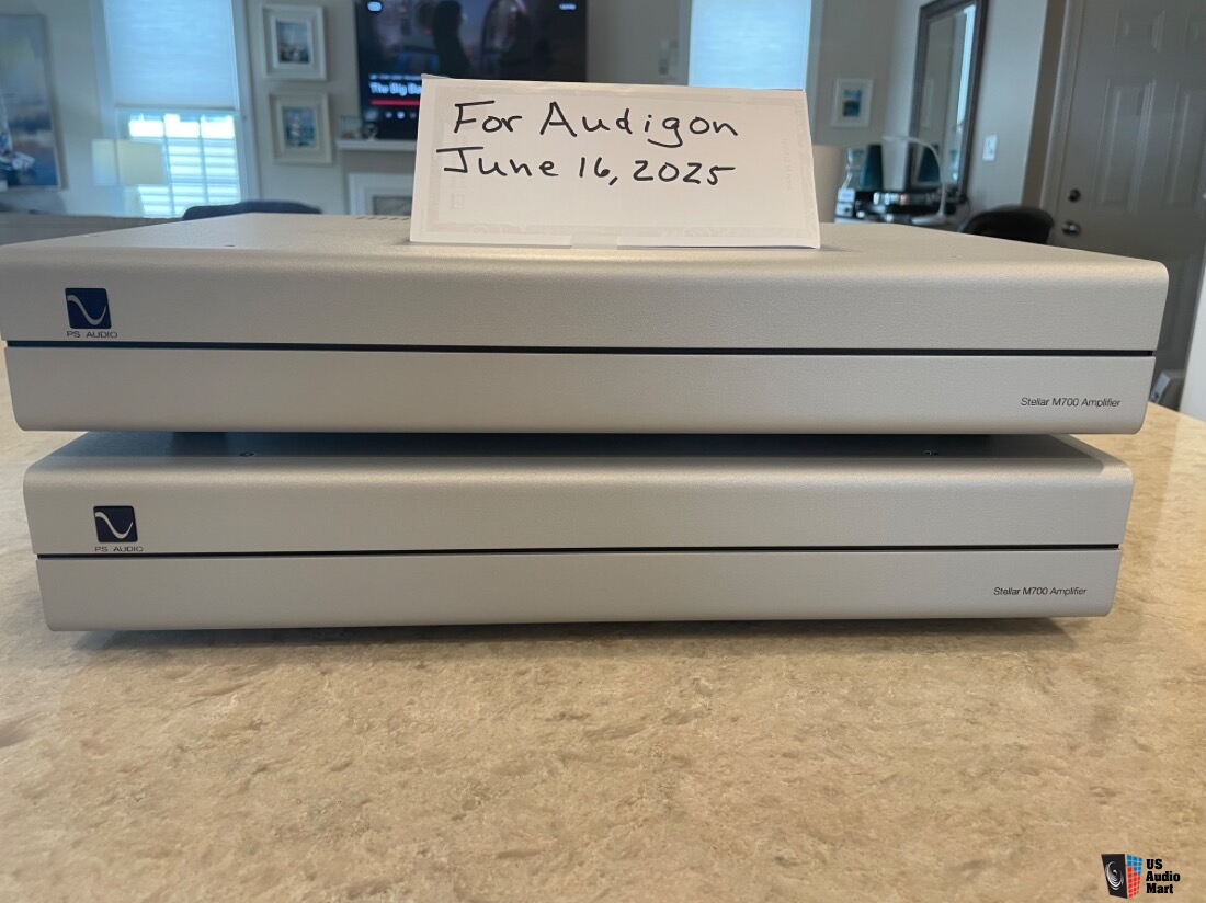 PS Audio Stellar M700 Monoblock Amplifiers in Silver (Pair) Photo ...