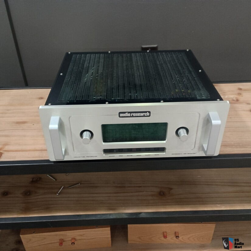 AUDIO RESEARCH Reference 5 Preamp For Sale - Canuck Audio Mart