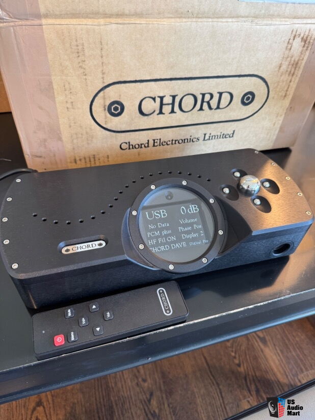 CHORD DAVE DAC Black with Retail Box and Remote - Barely Used For Sale ...