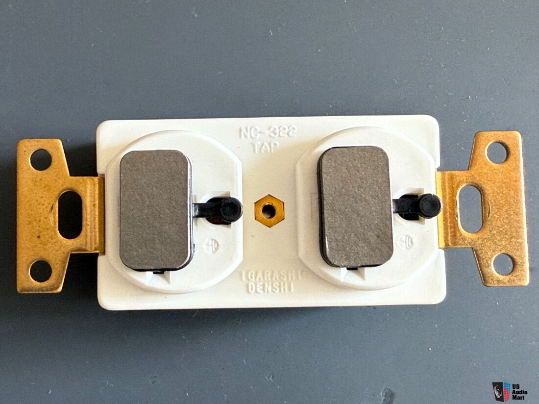 Free CONUS-NEW Oyaide R0 beryllium copper outlet AC receptacle Photo ...