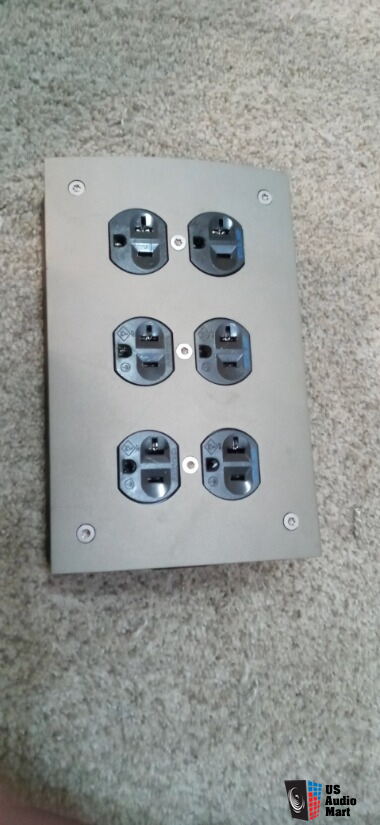 High Fidelity Cables Power Conditioner Photo #5740803 - US Audio Mart