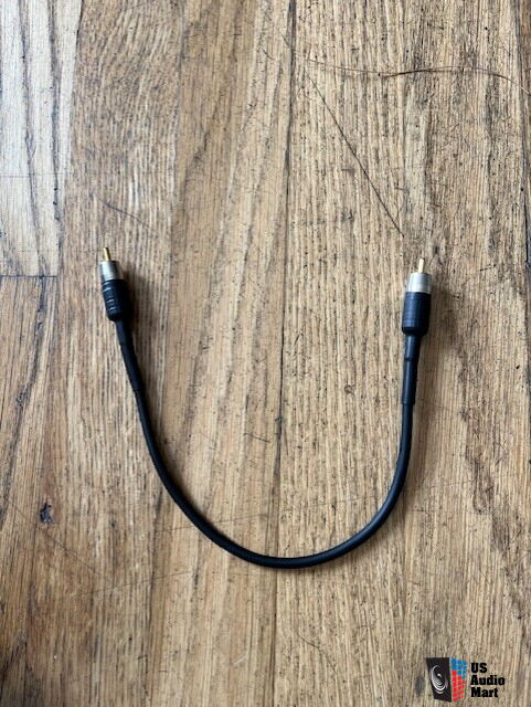 Mogami 75 ohm RCA 1 foot patch cable For Sale - Canuck Audio Mart