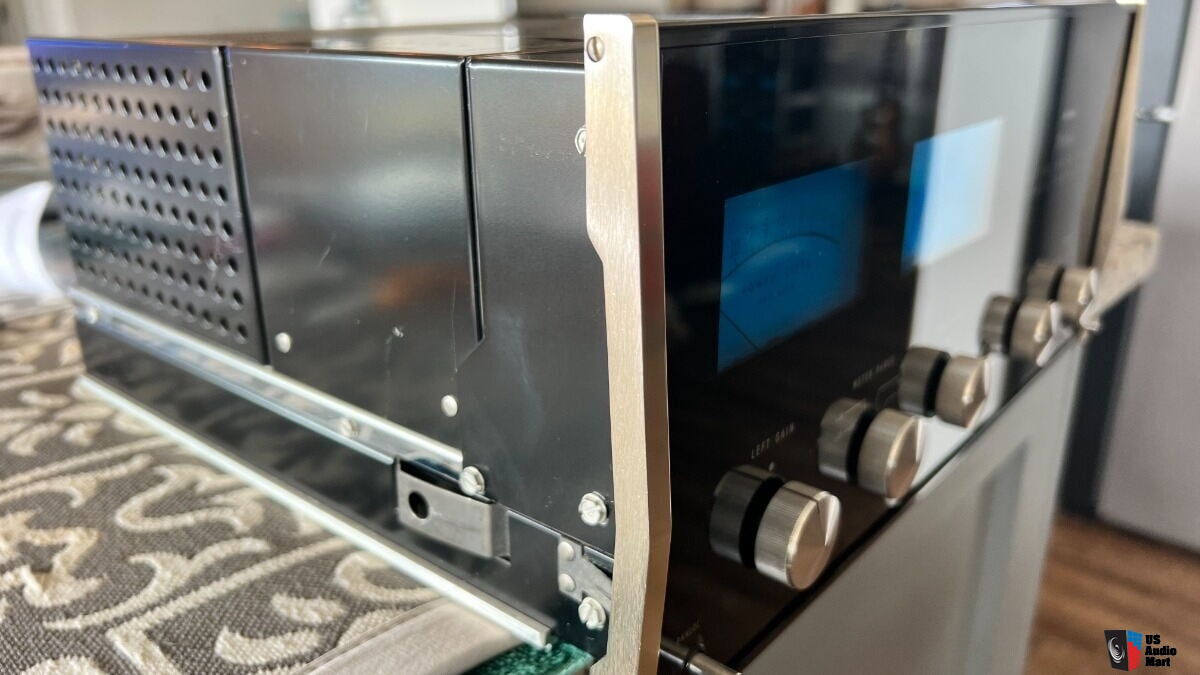 McIntosh MC2105 Amp + C28 Preamp Photo #5745752 - US Audio Mart