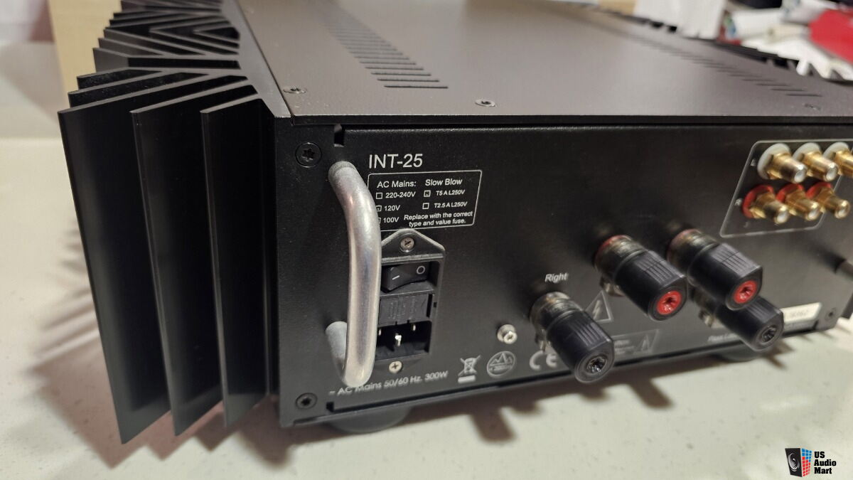 Pass Labs INT-25 Pure Class A Integrated Amplifier Photo #5758242 - US ...