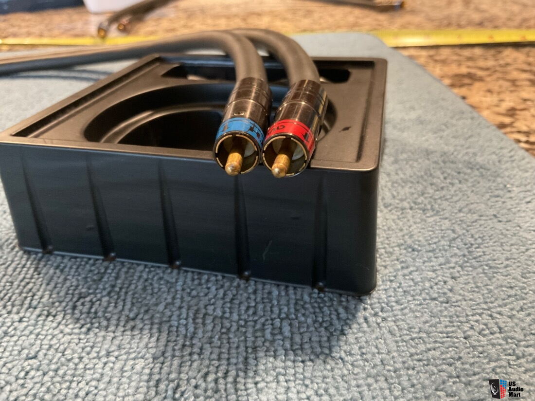 Audioquest/Audiotruth Diamond X2. 1/2 meter pair RCA pair Photo ...