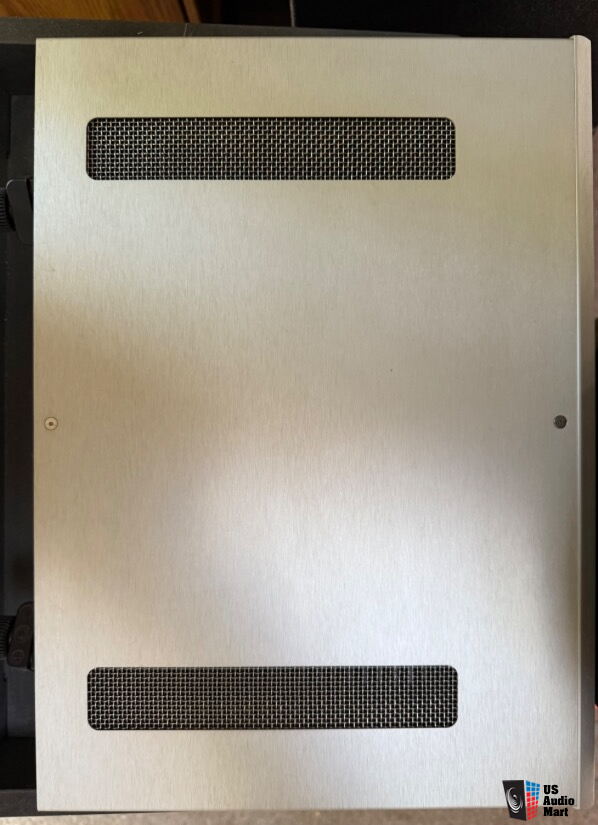 Ayre AX-7e with installed 100hz crossover for Vandersteen Quattro or ...