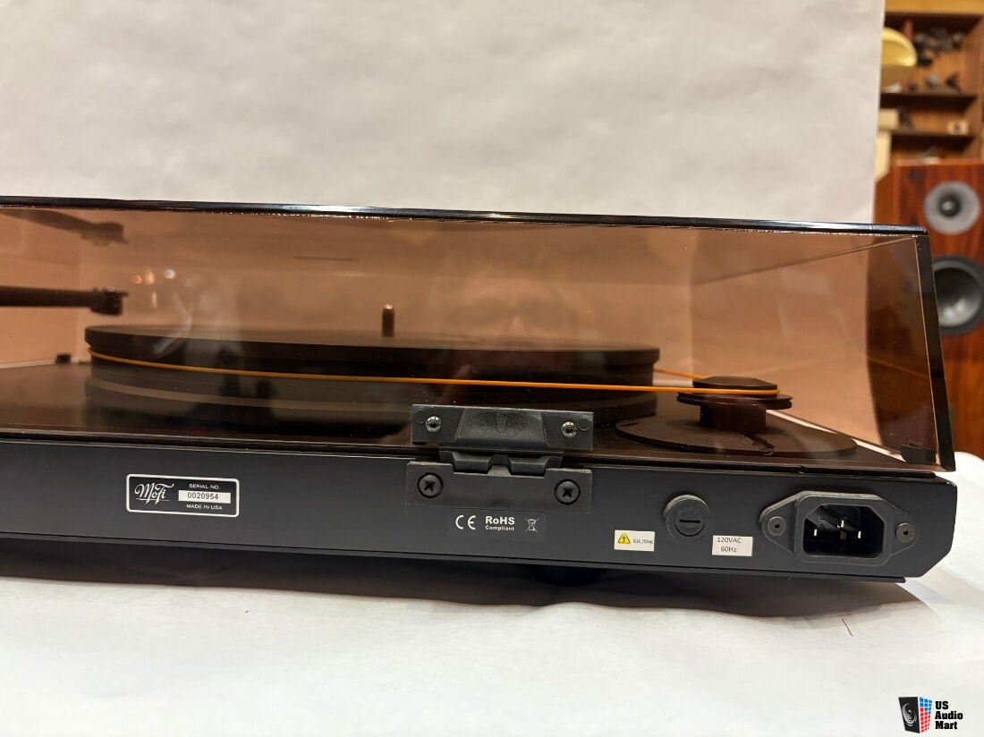Mofi Ultradeck turntable with low hours Ultratracker cartridge Photo ...