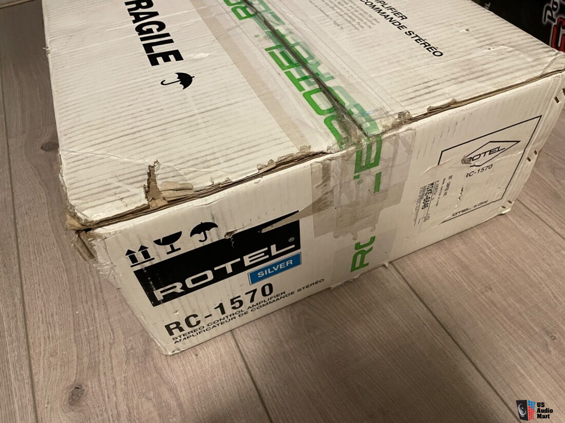 Rotel RC-1570 pre amp with built in dac and phono Photo #5780068 - US ...