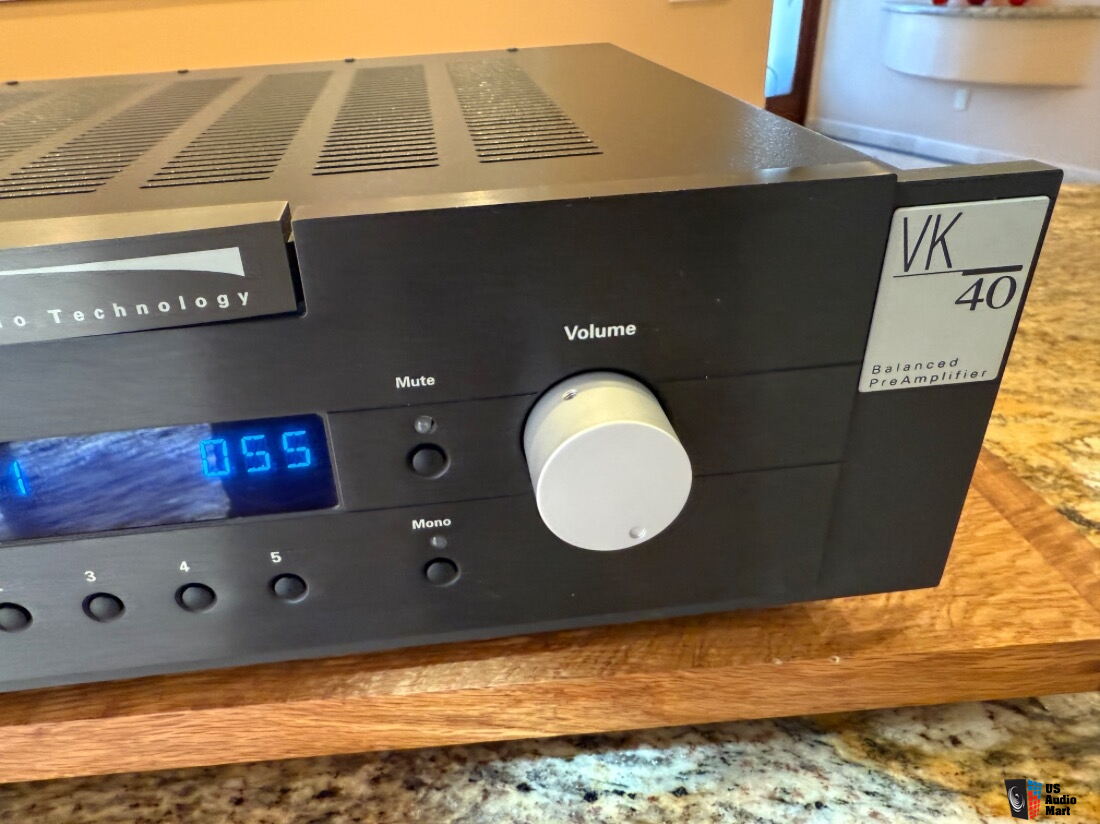 Balanced Audio Technology (BAT) VK-40 Solid State Preamplifier Photo ...