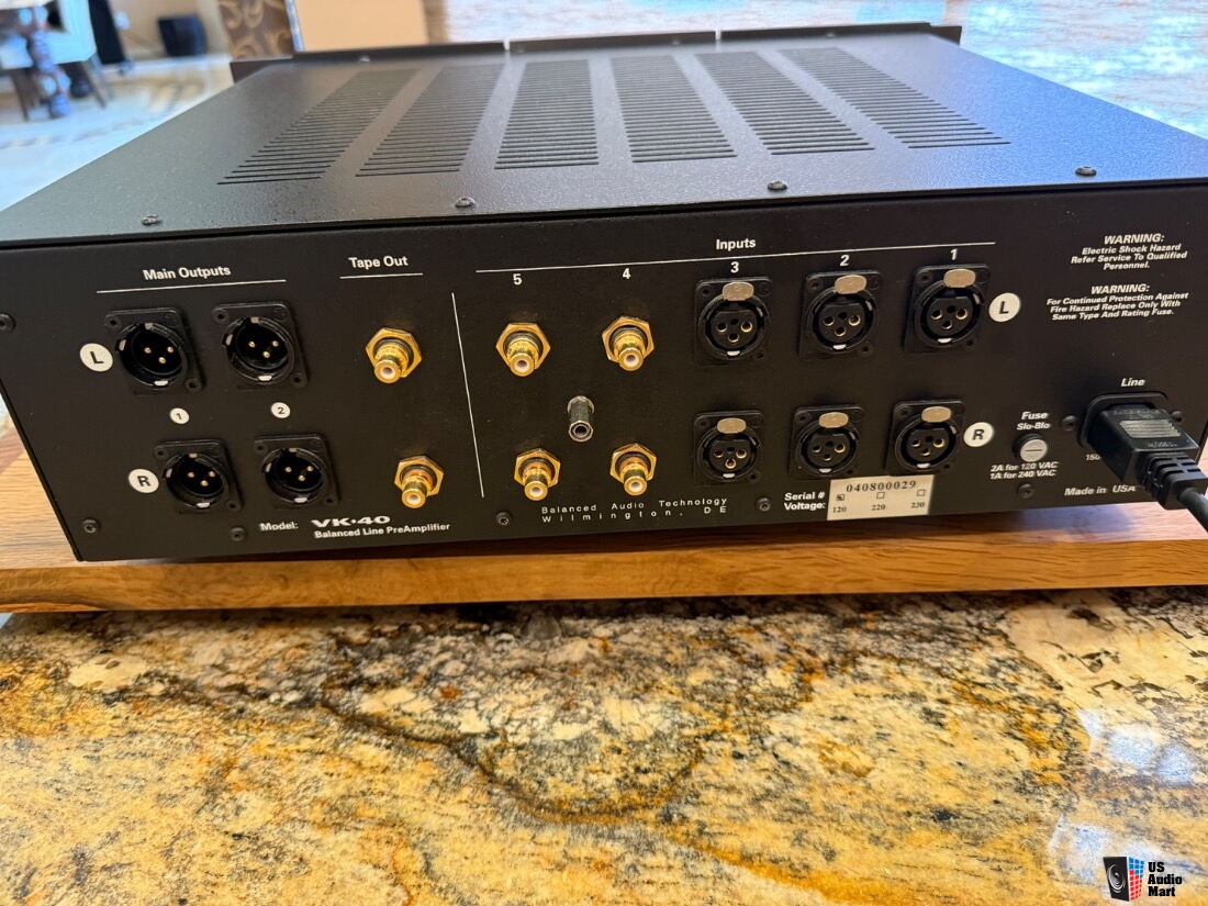 Balanced Audio Technology (BAT) VK-40 Solid State Preamplifier Photo ...
