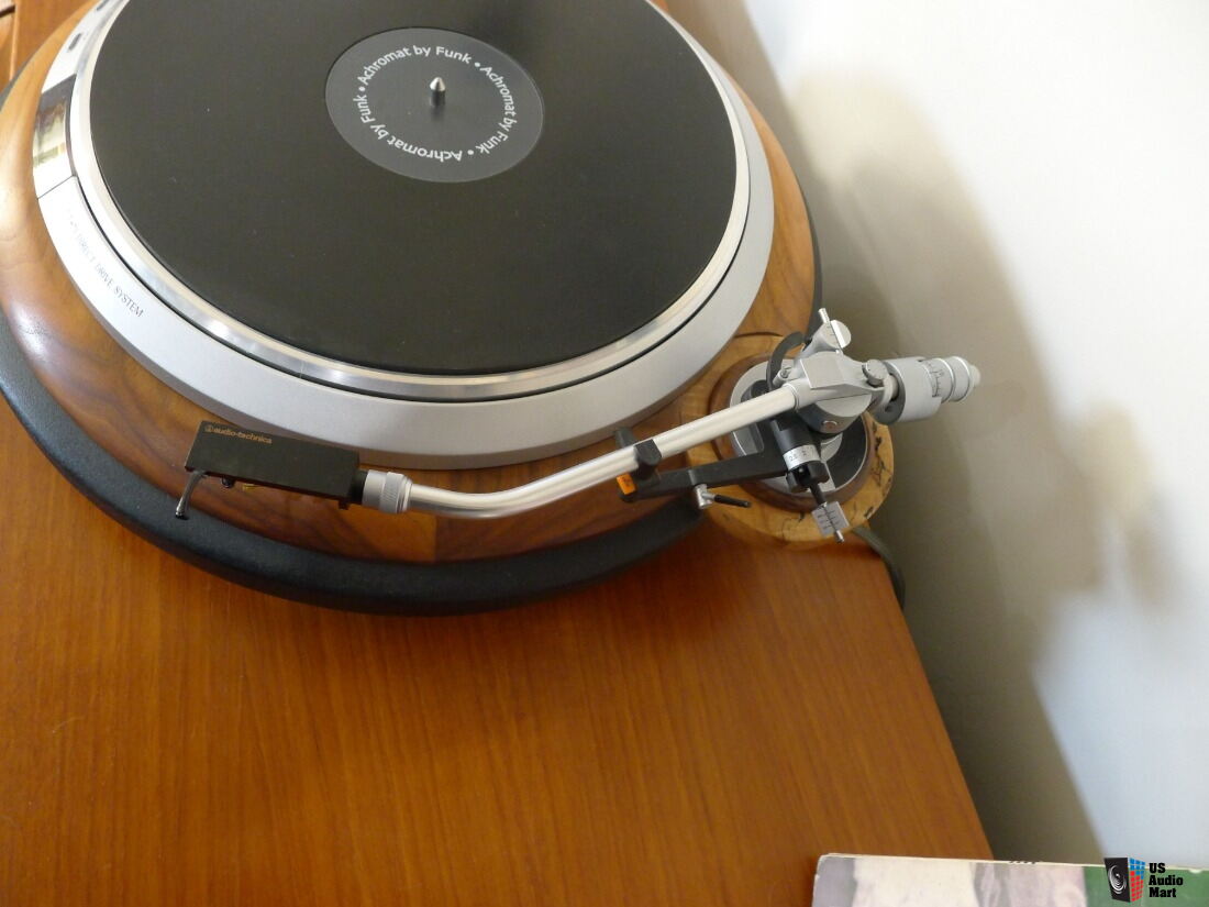 Audio Technica AT-1010 PRISTINE- two headshells /2 cables Photo ...