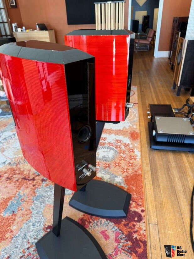 Evolution Acoustics Micro Ones with stands Photo #5791697 - US Audio Mart