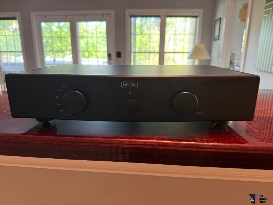 Hegel P30 Reference Preamplifier - Black - w/Remote Photo #5799752 - US ...