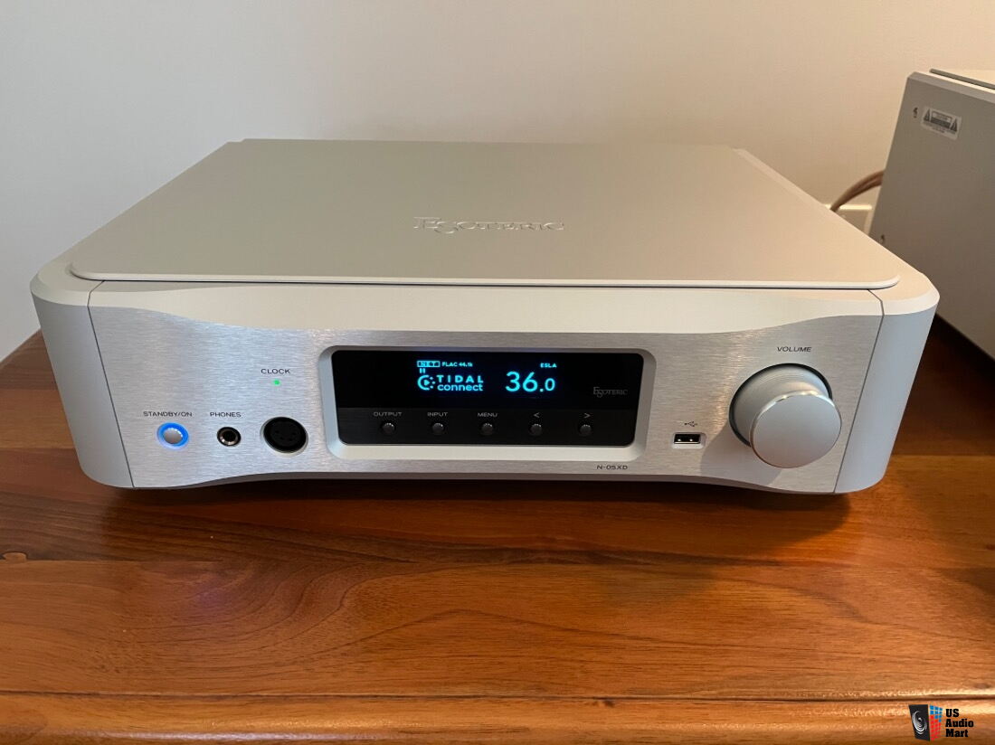 Esoteric N-05XD Streamer, DAC, Preamp Roon and Tidal Endpoint Photo ...