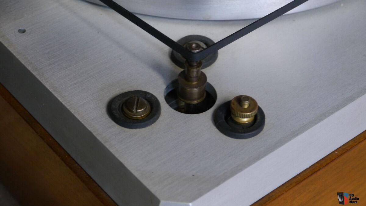 Empire 208 Turntable w/Graham 2.0 tonearm and custom plinth Photo ...