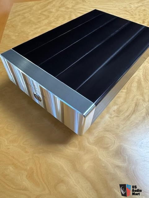 Jeff Rowland Design Group Model 525 Stereo Power Amplifier Photo ...
