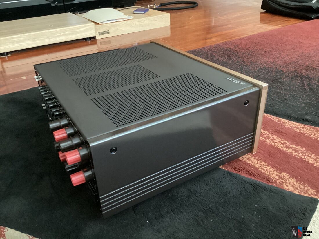 Accuphase E-700 precision pure class A integrated amplifier Photo ...