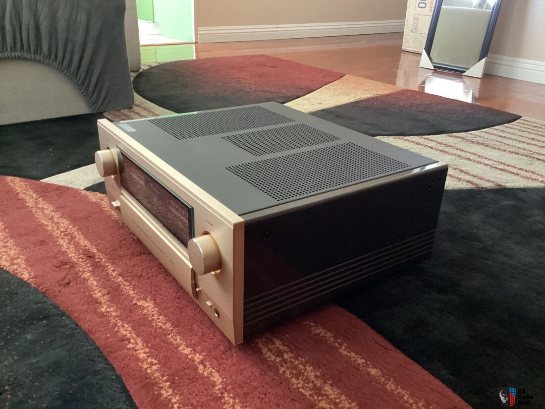 Accuphase E-700 precision pure class A integrated amplifier Photo ...