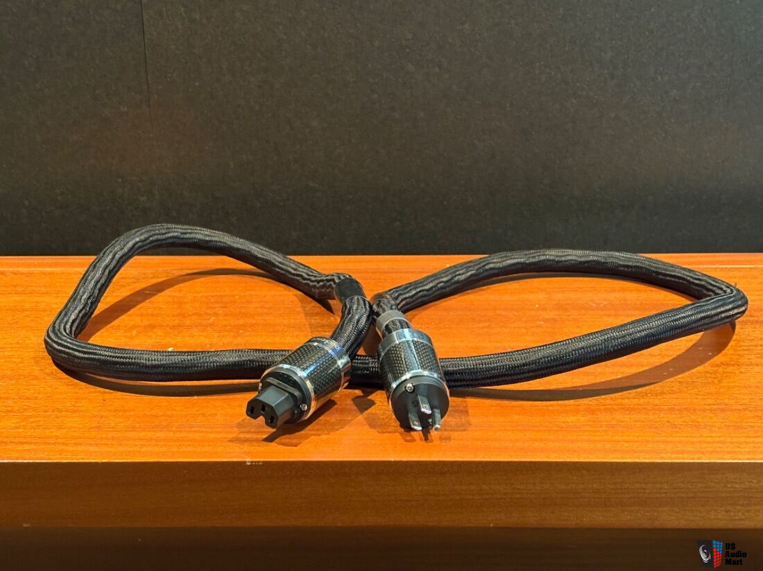 One 2 meter audience frontrow PowerSlave cable Photo #5816910 - US ...