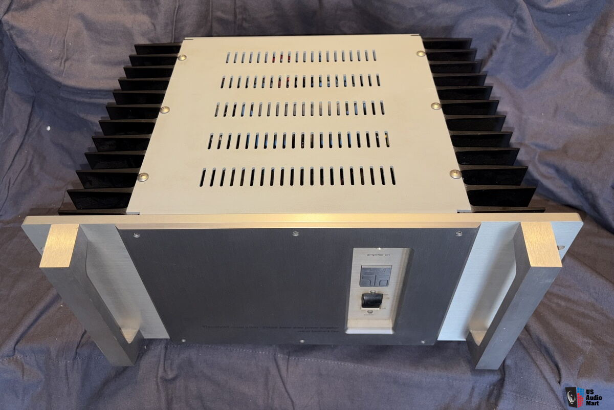 Threshold Stasis S/300 class A/AB Series II power amplifier Photo ...