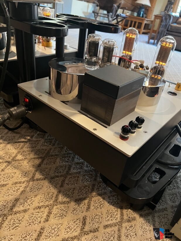 LampizatOr Balanced 211 Mono Amplifiers - mint customer trade-in Photo ...