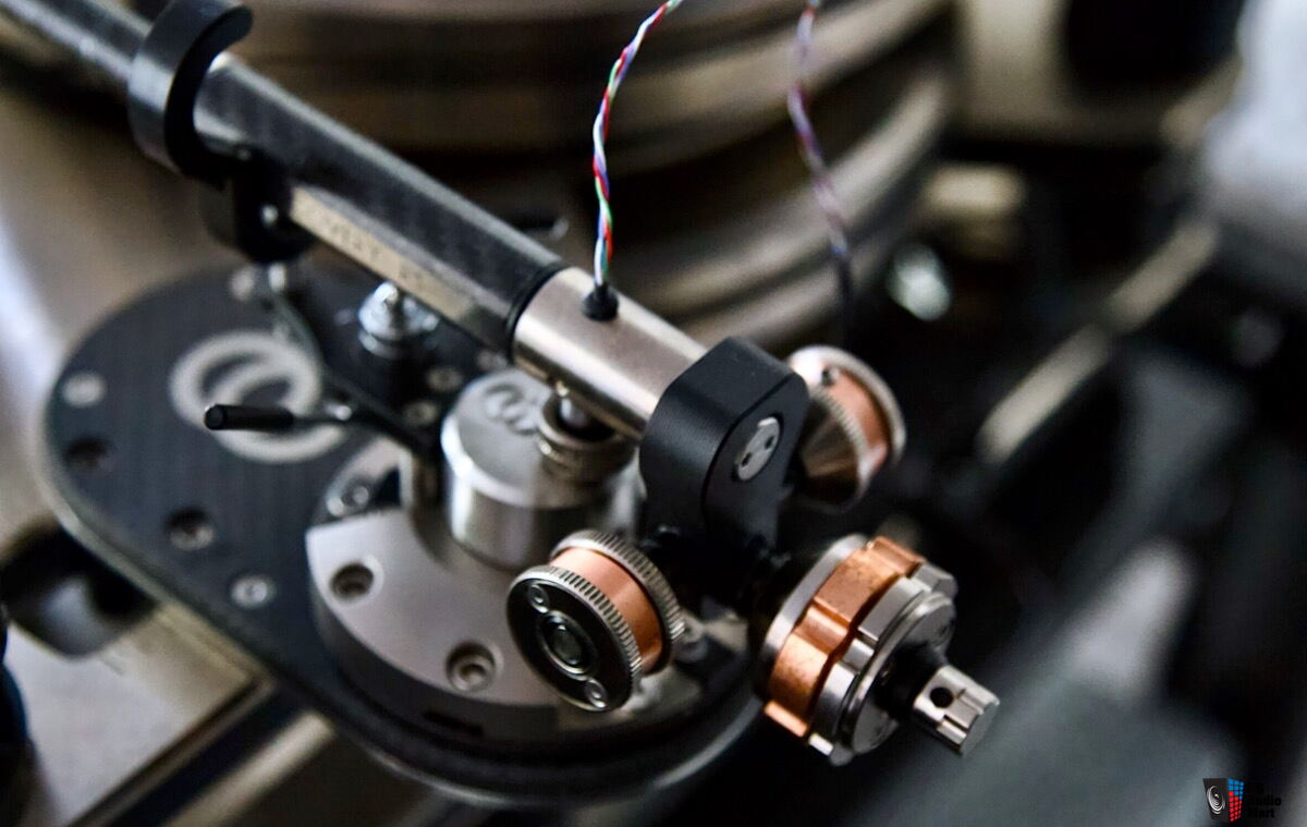 Kronos Limited Edition turntable w/Discovery RS tonearm upgrade ...