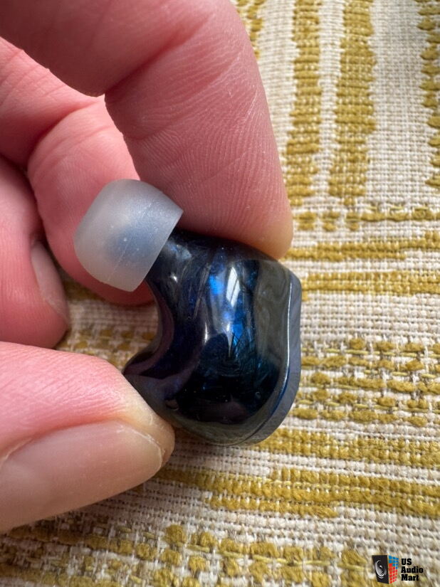 UM Multiverse mentor Deep Blue Ltd - iems only Photo #5850880 - US ...