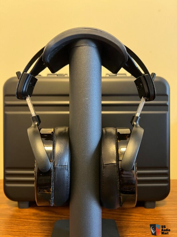 Audeze LCD 5 + Stand & Cover Photo #5851918 - US Audio Mart
