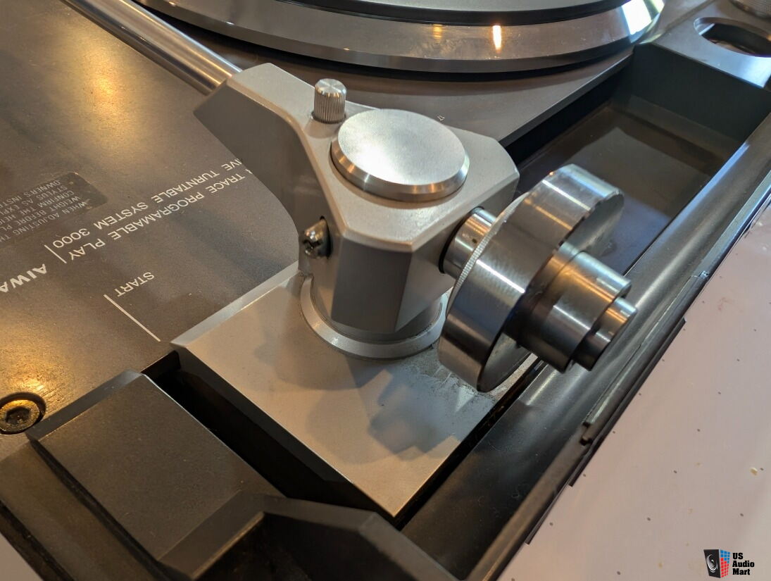 Aiwa 3000U Linear Tracking Turntable Photo #5852443 - US Audio Mart