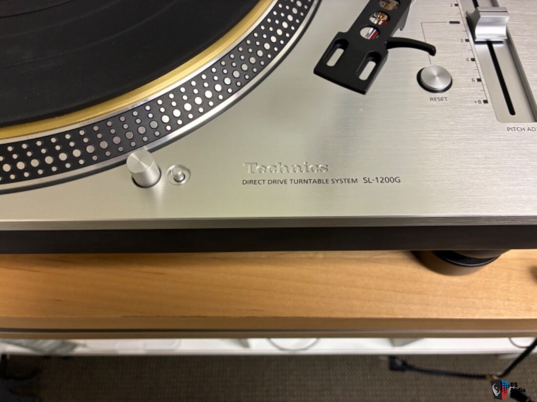 Technics SL-1200G in silver - Near New Photo #5858391 - US Audio Mart